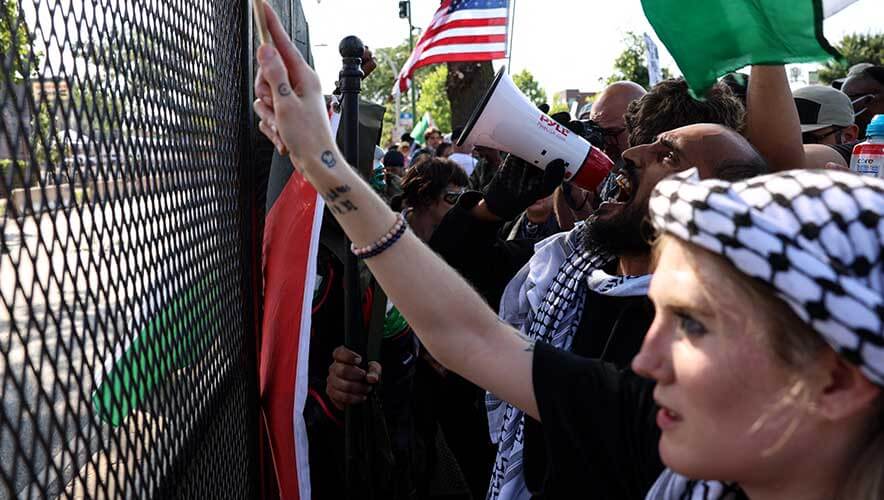 Protests at Democratic Convention Remain Peaceful